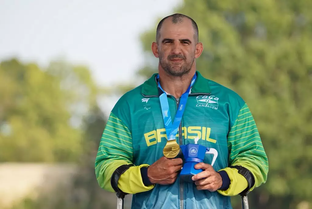 Fernando Rufino é tetracampeão mundial de Paracanoagem e mantém domínio ...